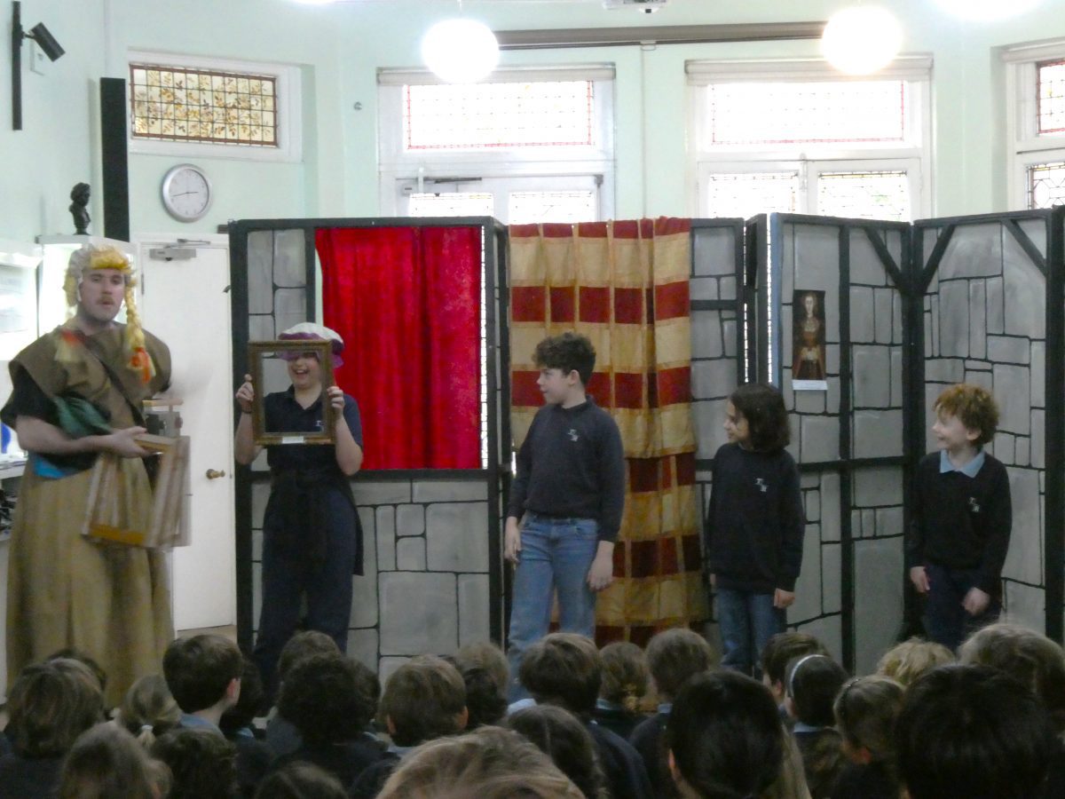 ‘Le Chateau’ French play by the Onatti Theatre company – Trevor-Roberts ...